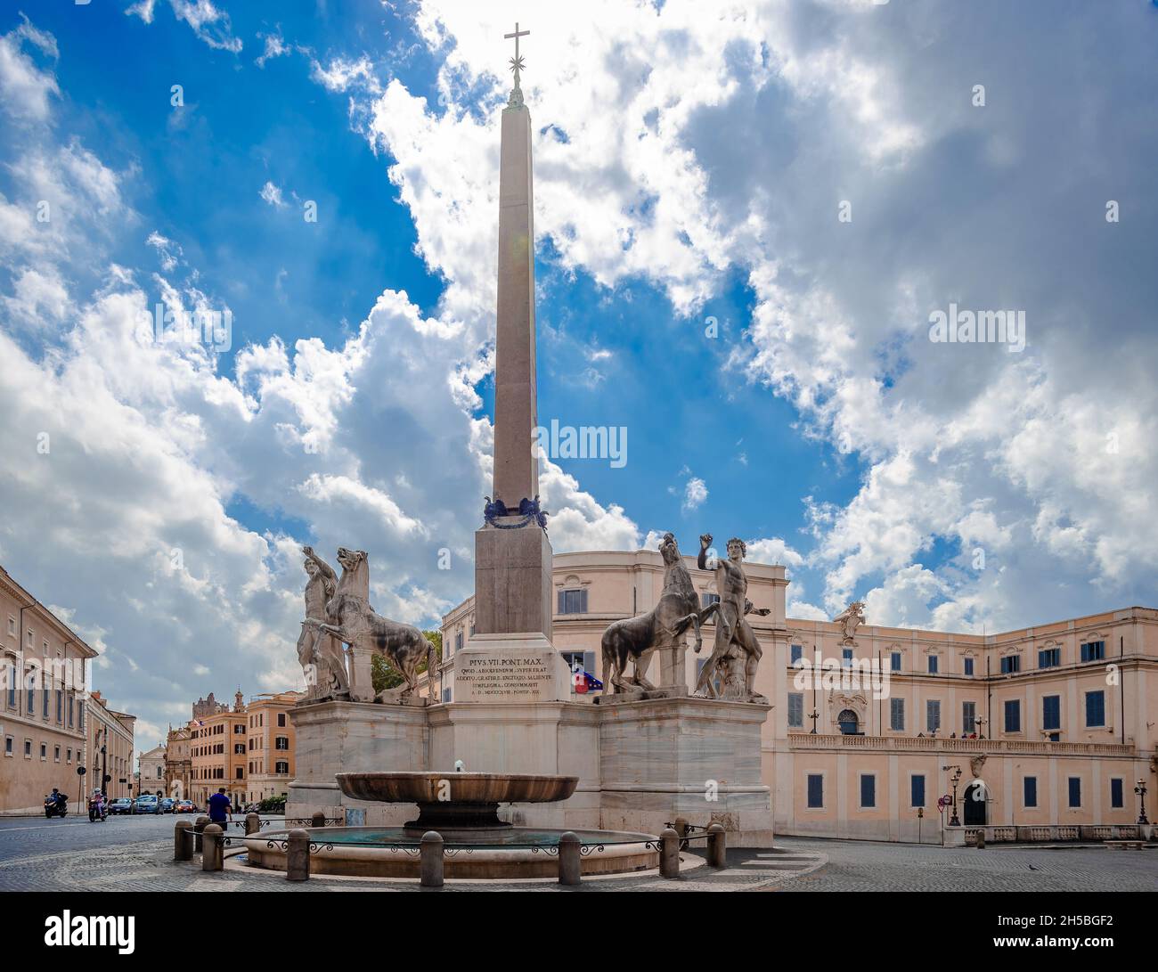 Piazza del Quirinale on the Quirinal Hill, with the Dioscuri sculpture ...
