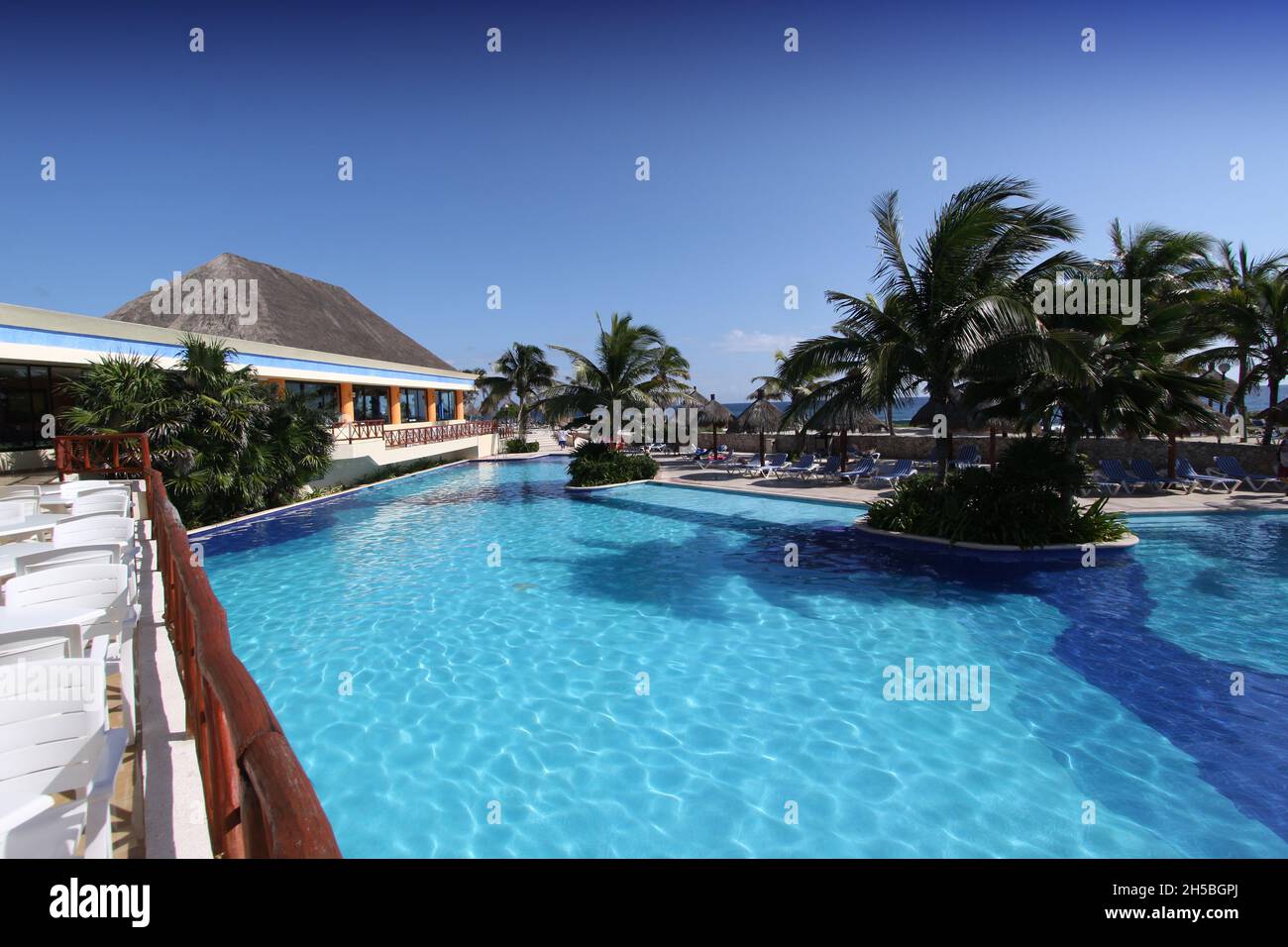 swimming pool in a resort, Cancun, yucatan, mexico Stock Photo - Alamy