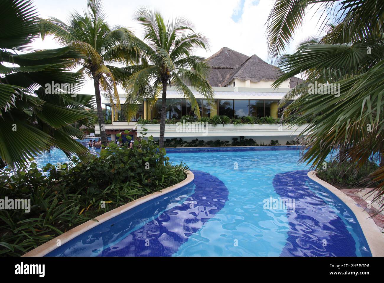 swimming pool in a resort, Cancun, yucatan, mexico Stock Photo - Alamy