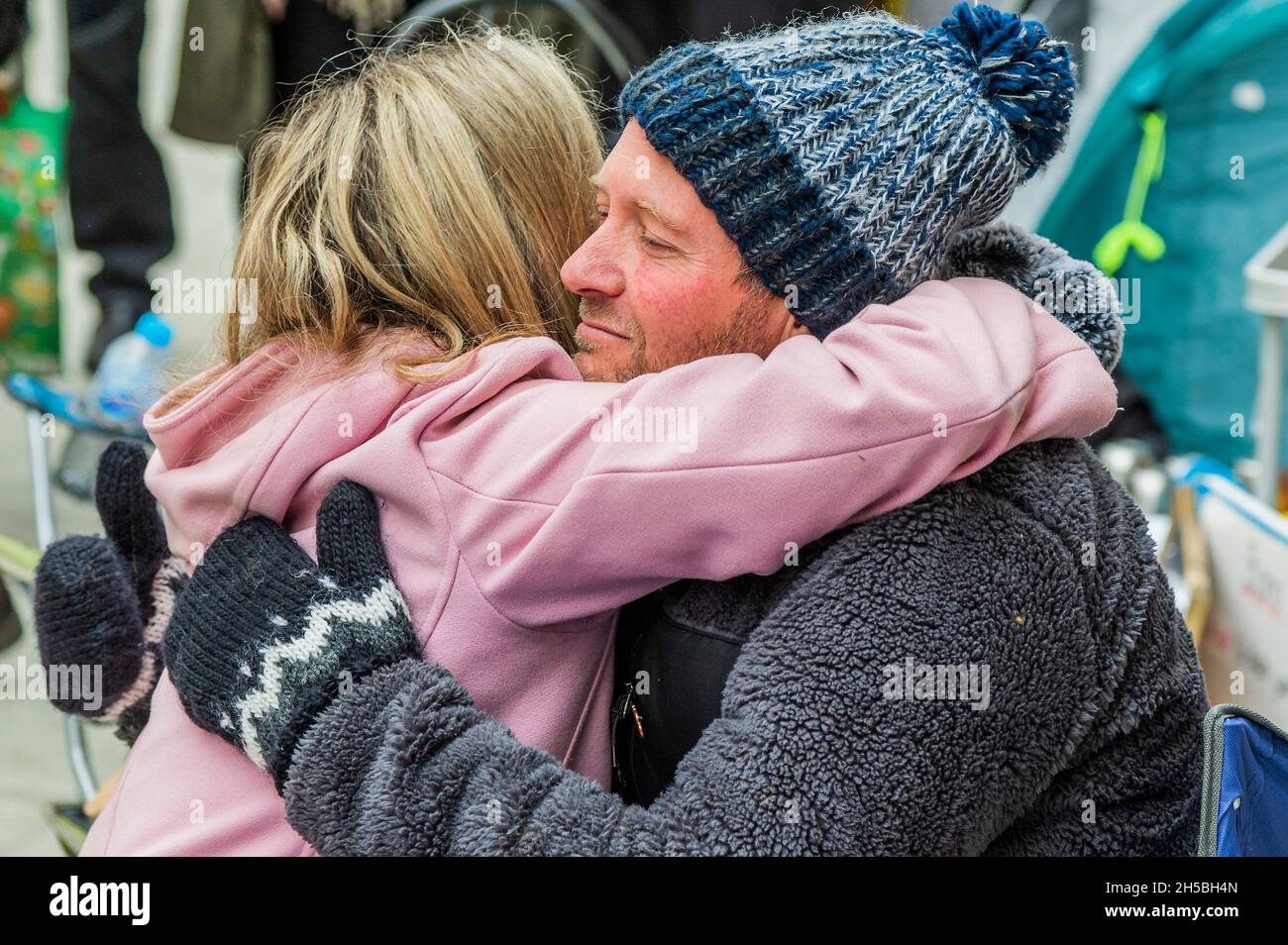 London, UK. 8th Nov, 2021. Victoria Coren Mitchell visits - Richard ...