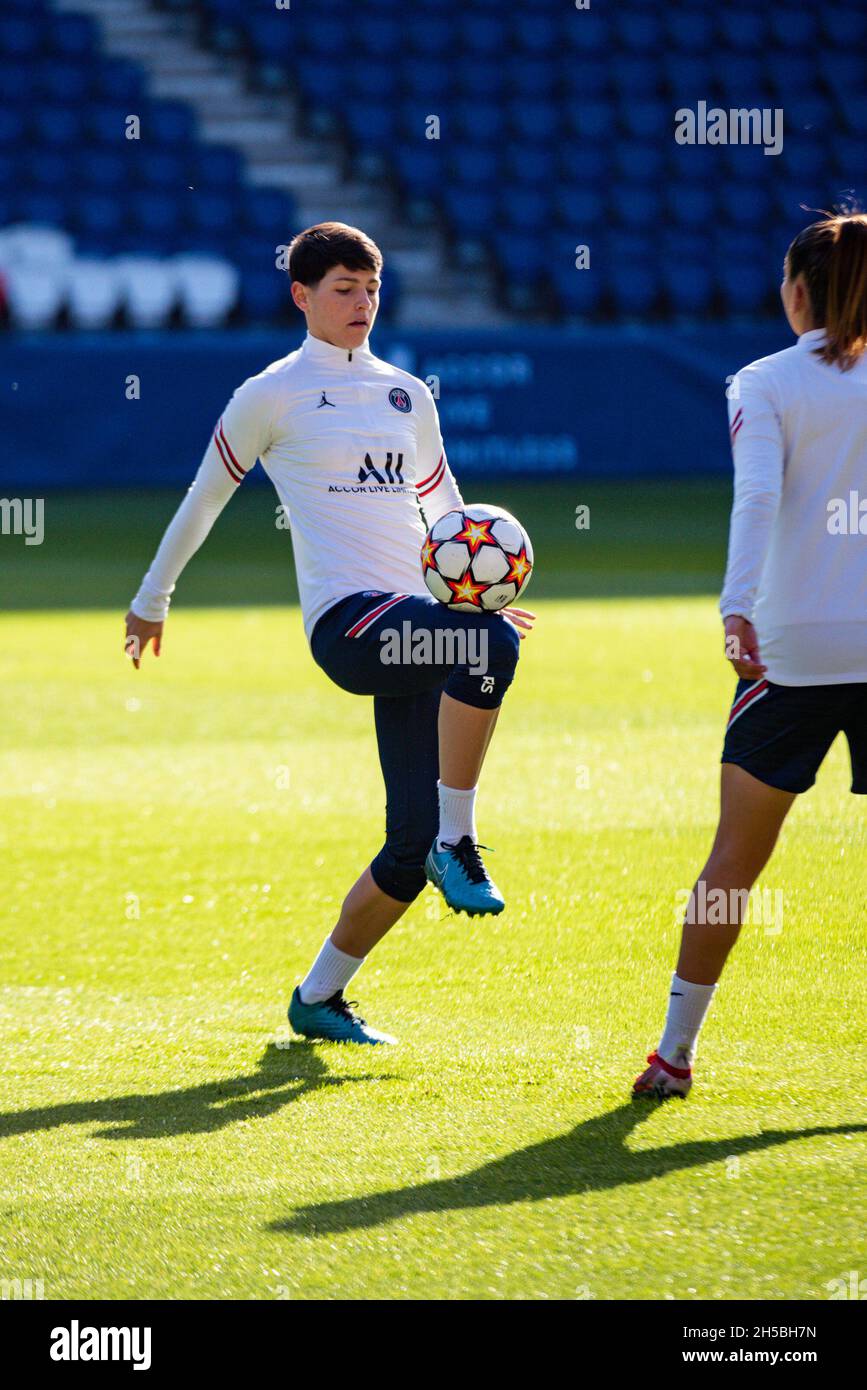 Elisa De Almeida of Paris Saint Germain during the training of the ...