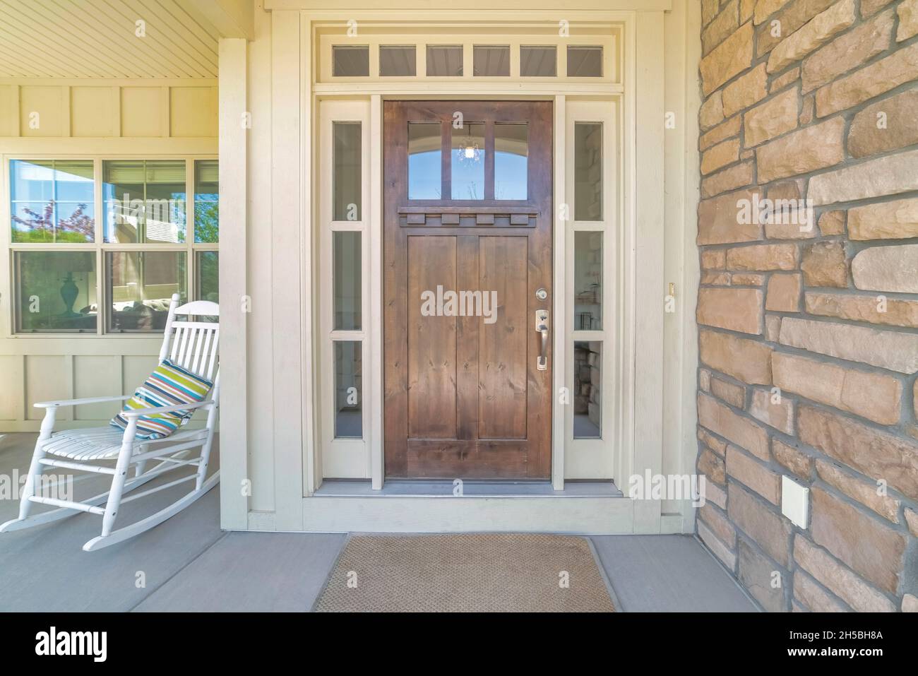Beige panels hi-res stock photography and images - Alamy
