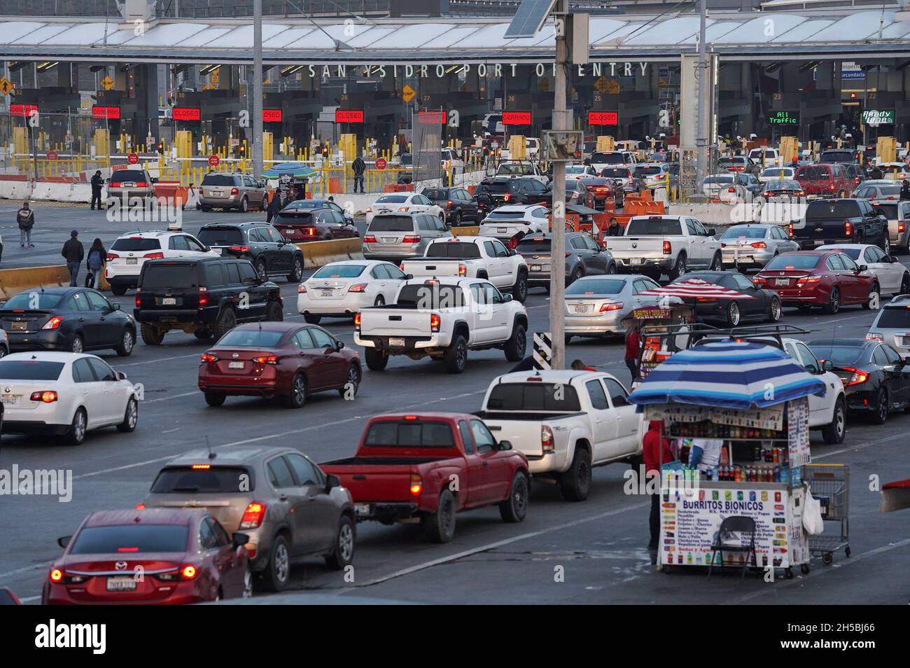 Us mexico border entry hi-res stock photography and images - Alamy