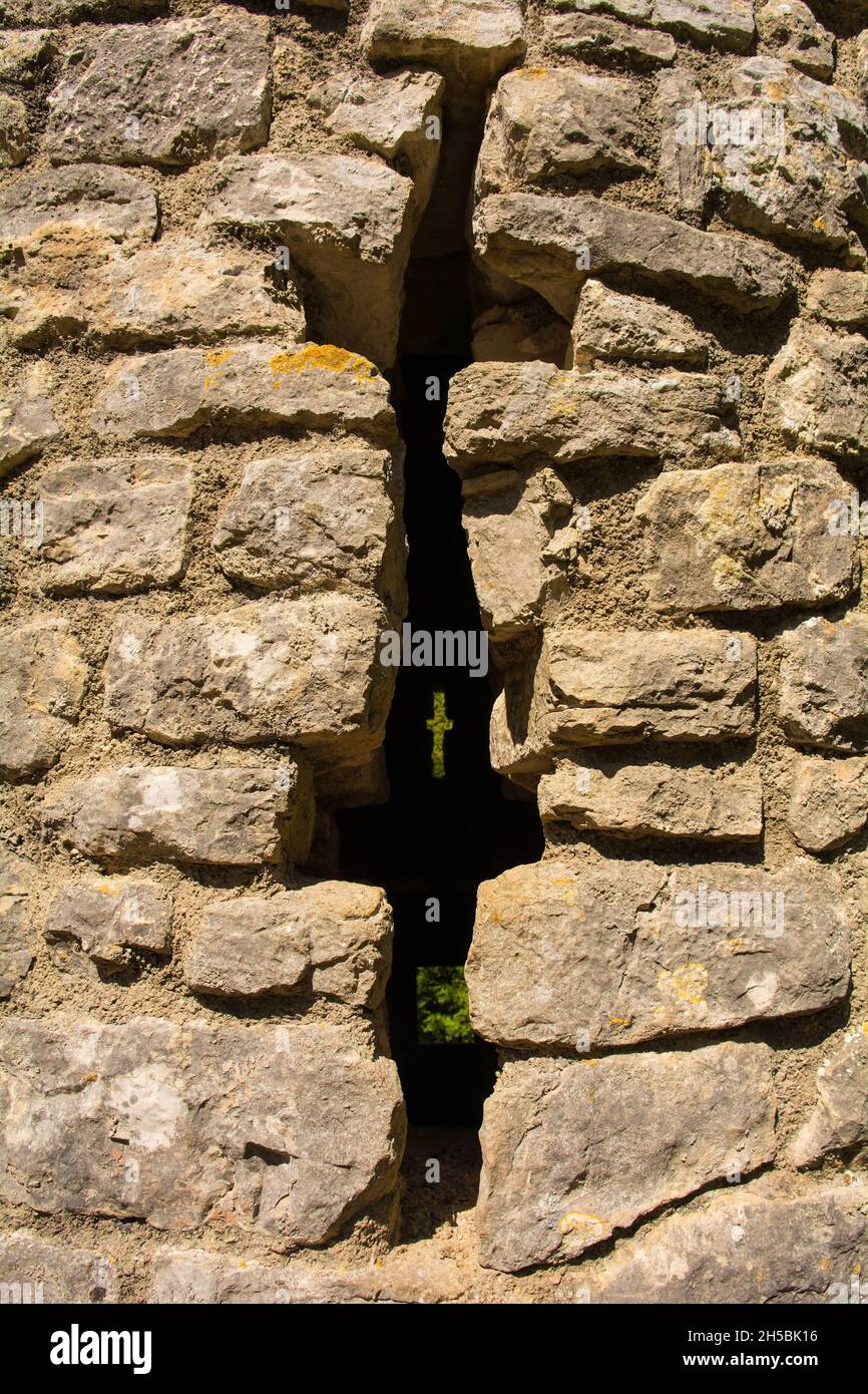 Arrow slit window hi-res stock photography and images - Alamy