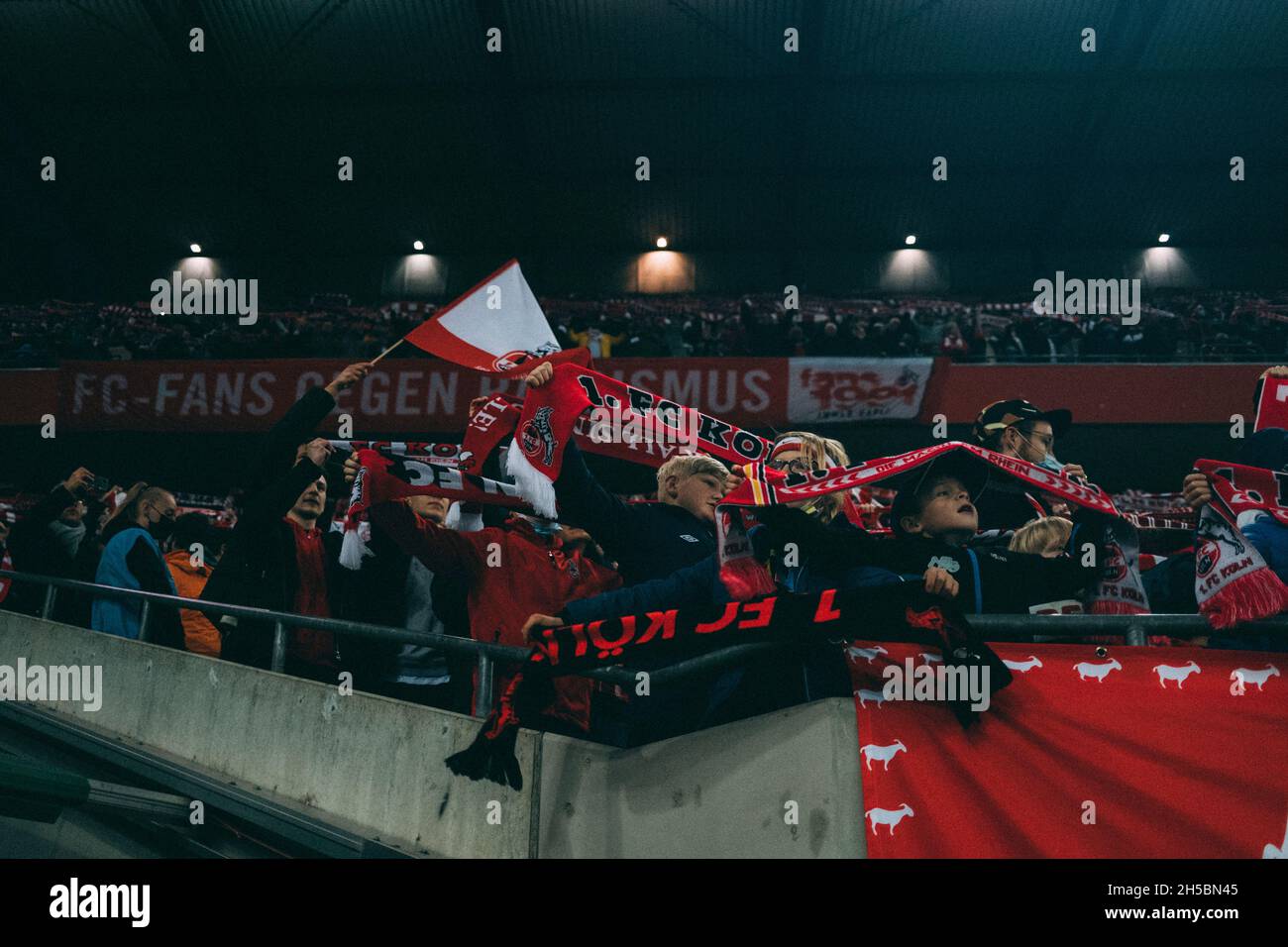 Fußball zuschauer stadion fans hi-res stock photography and images - Alamy