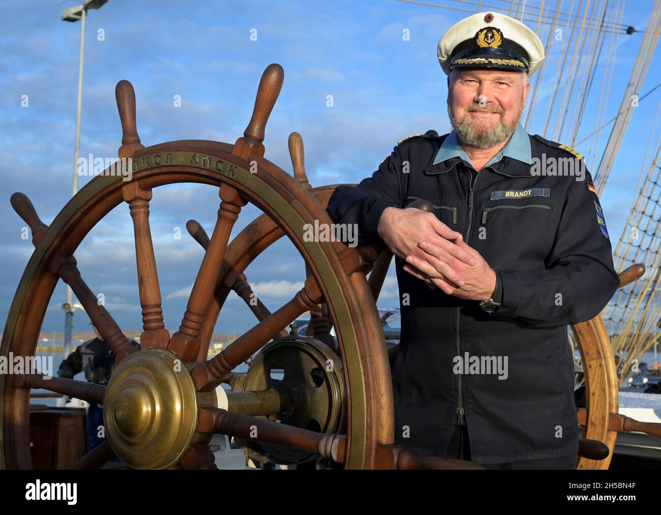 Naval training vessel gorch fock hi-res stock photography and images ...