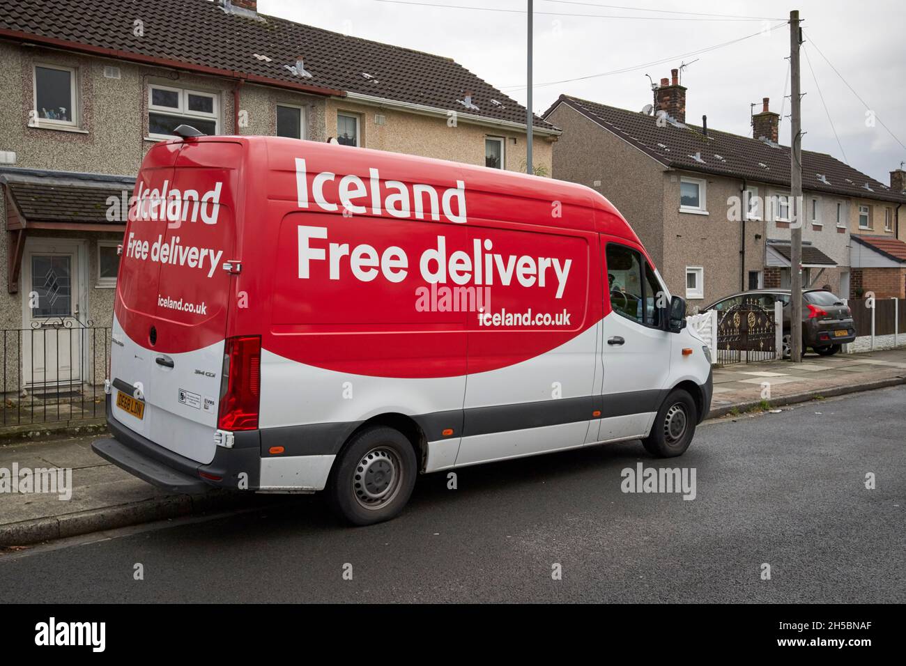 Parked iceland home delivery van hi-res stock photography and images ...