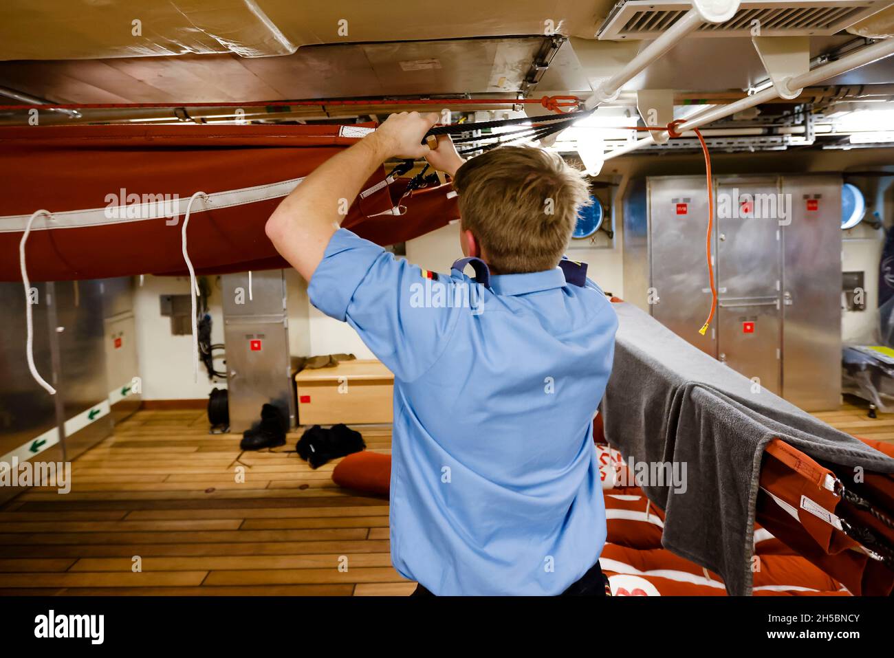 Crew on ship sleeping hi-res stock photography and images - Alamy
