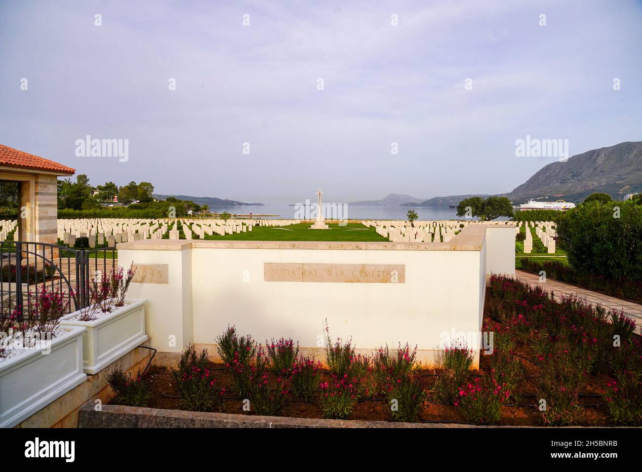 Commonwealth war graves crete hi-res stock photography and images - Alamy