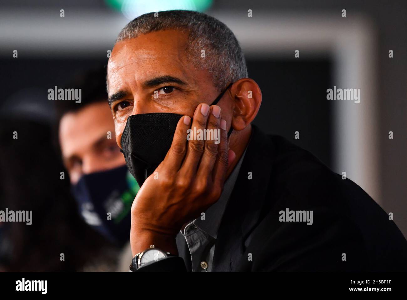 Climate meeting round table hi-res stock photography and images - Alamy