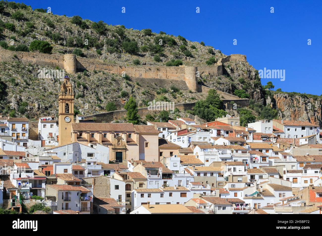 Chulilla, whitewashed Spanish village in the hills behind Valencia ...