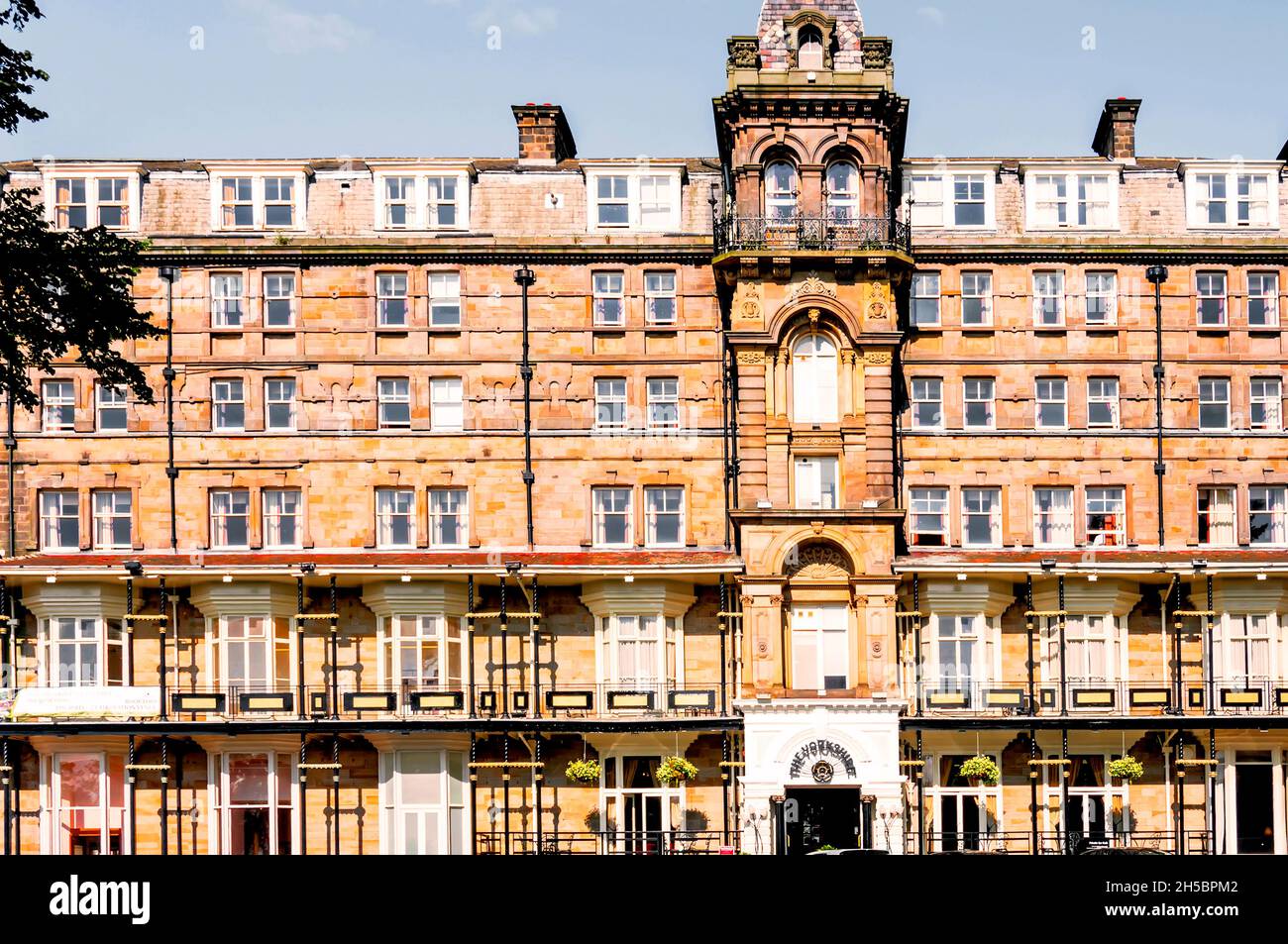 Harrogate (England, Yorkshire): The Yorkshire Hotel Stock Photo - Alamy
