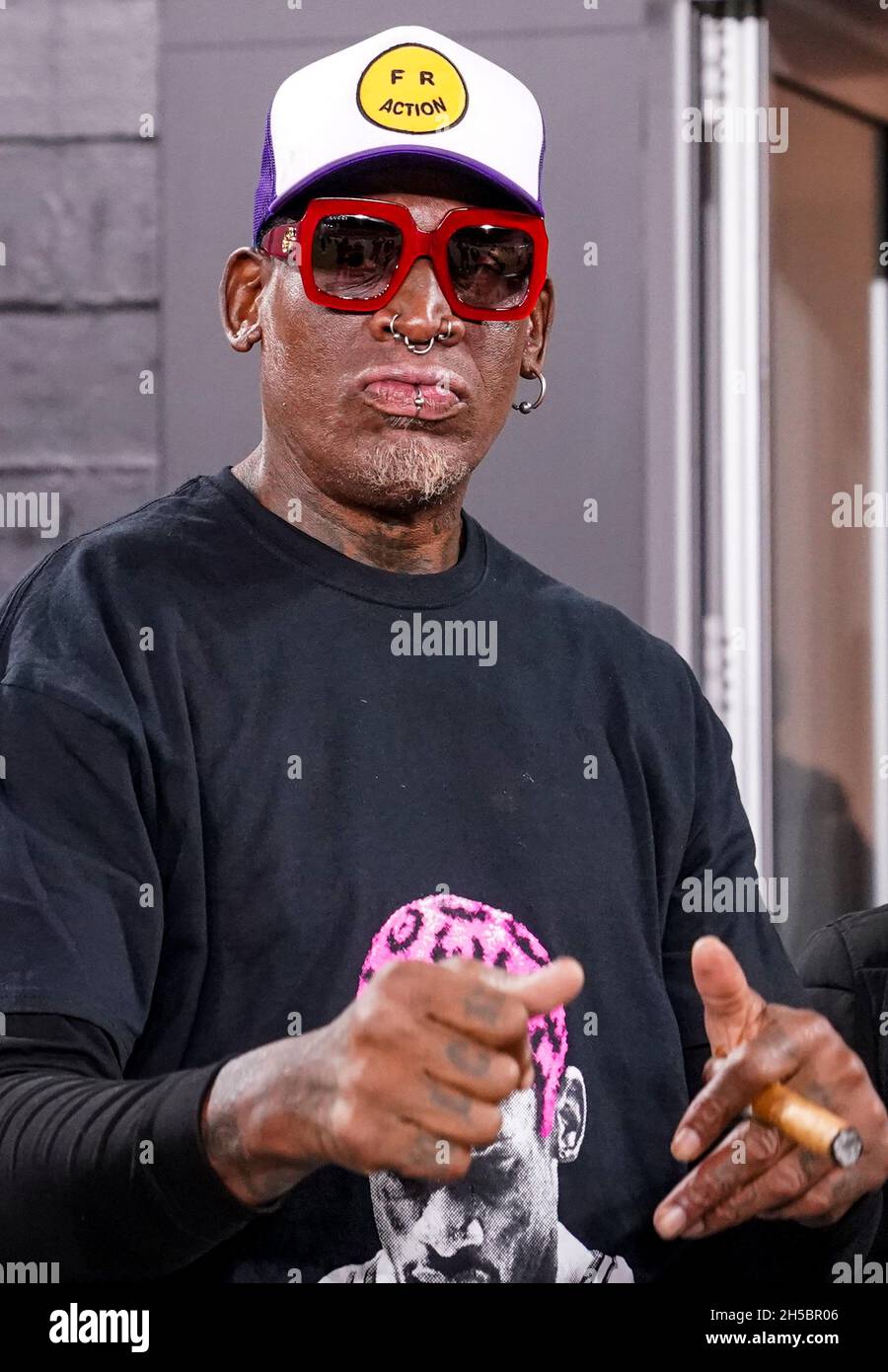 Ex NBA Basketball star Dennis Rodman WITH A CIGAR Stock Photo - Alamy Ex NBA Basketball star Dennis Rodman WITH A CIGAR Stock Photo - Alamy