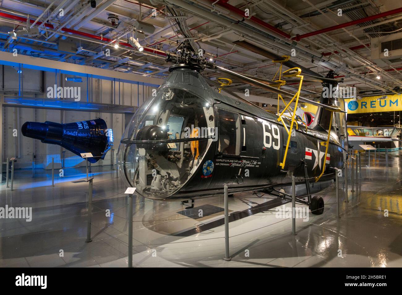 Intrepid Museum of air and space Manhattan NYC Stock Photo - Alamy