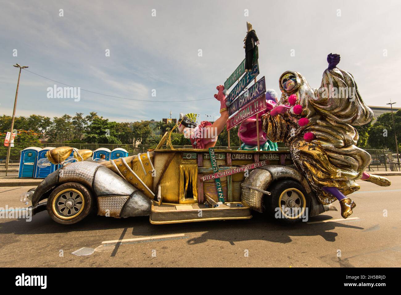Rio carnival float hi-res stock photography and images - Alamy