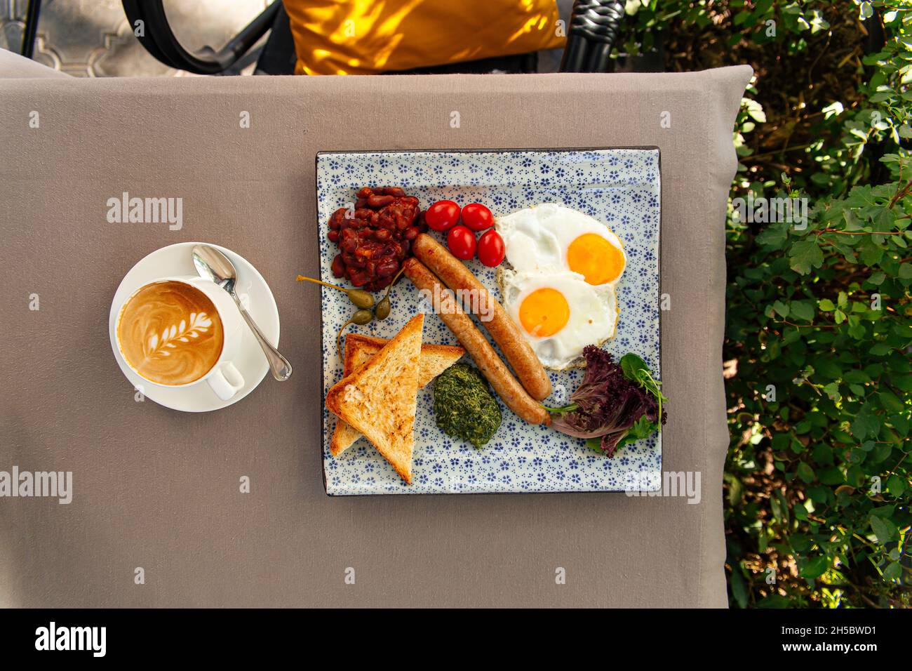 English breakfast table hi-res stock photography and images - Alamy