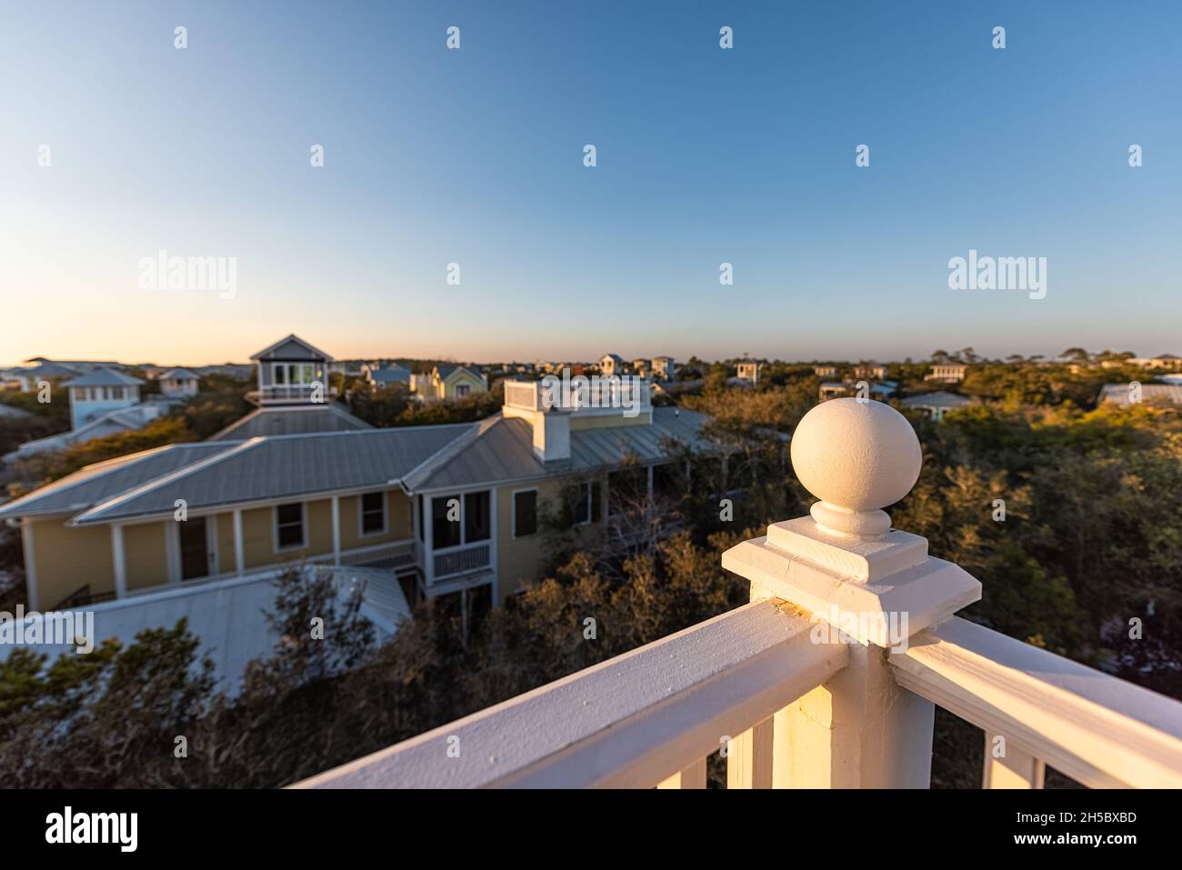 Rooftop balustrade hi-res stock photography and images - Alamy