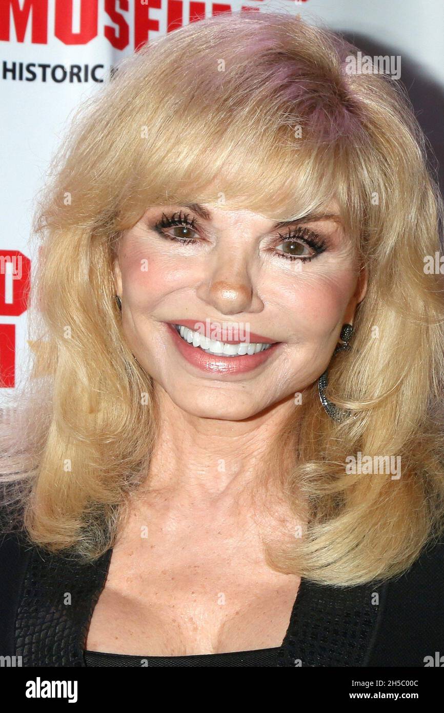 Los Angeles, CA. 4th Nov, 2021. Loni Anderson at a public appearance ...