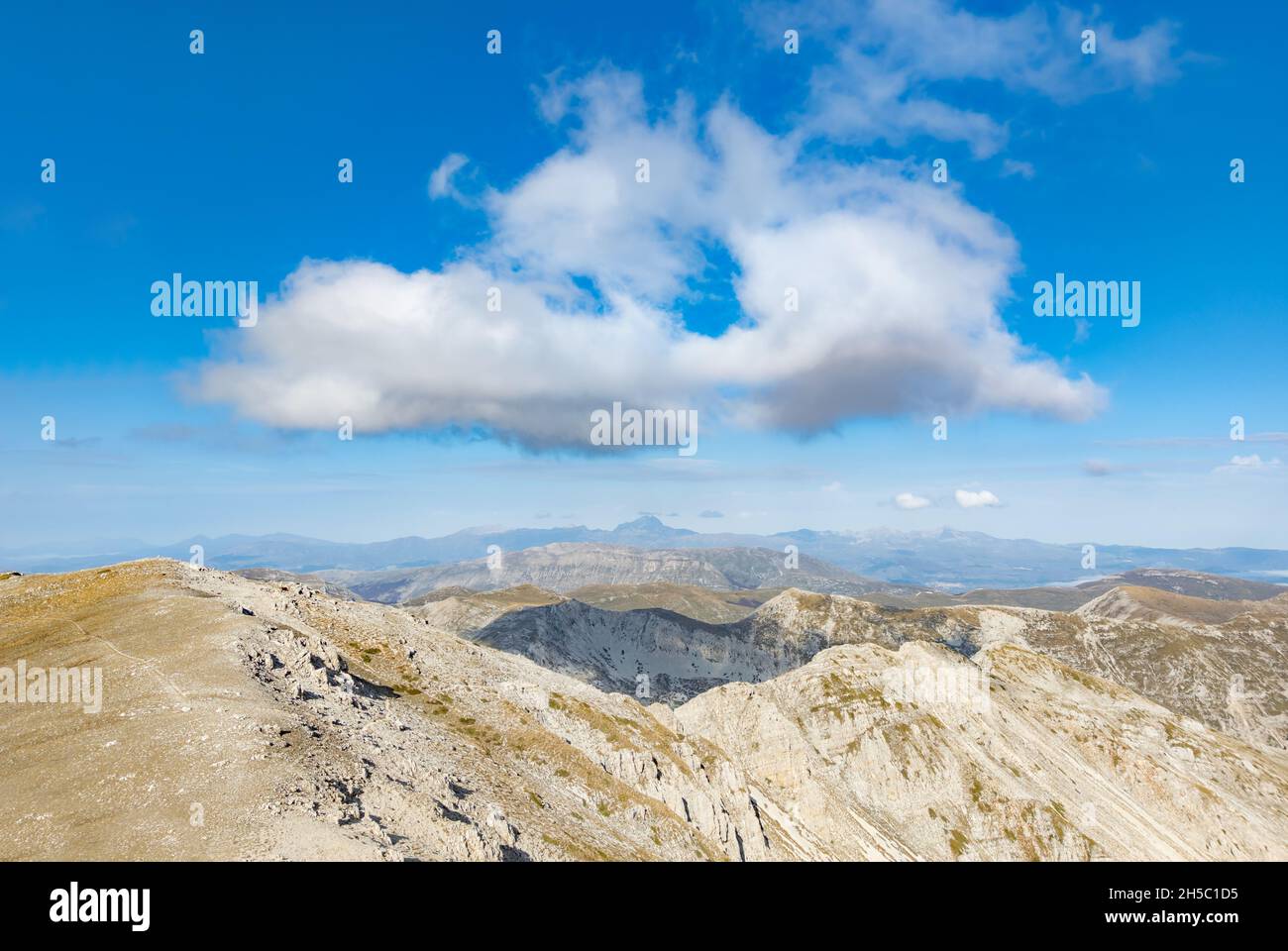 Monte Velino (Italy) - The beautiful landscape summit of Mount Velino ...
