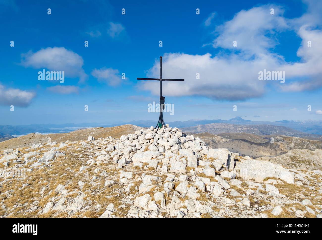 Monte Velino (Italy) - The beautiful landscape summit of Mount Velino ...