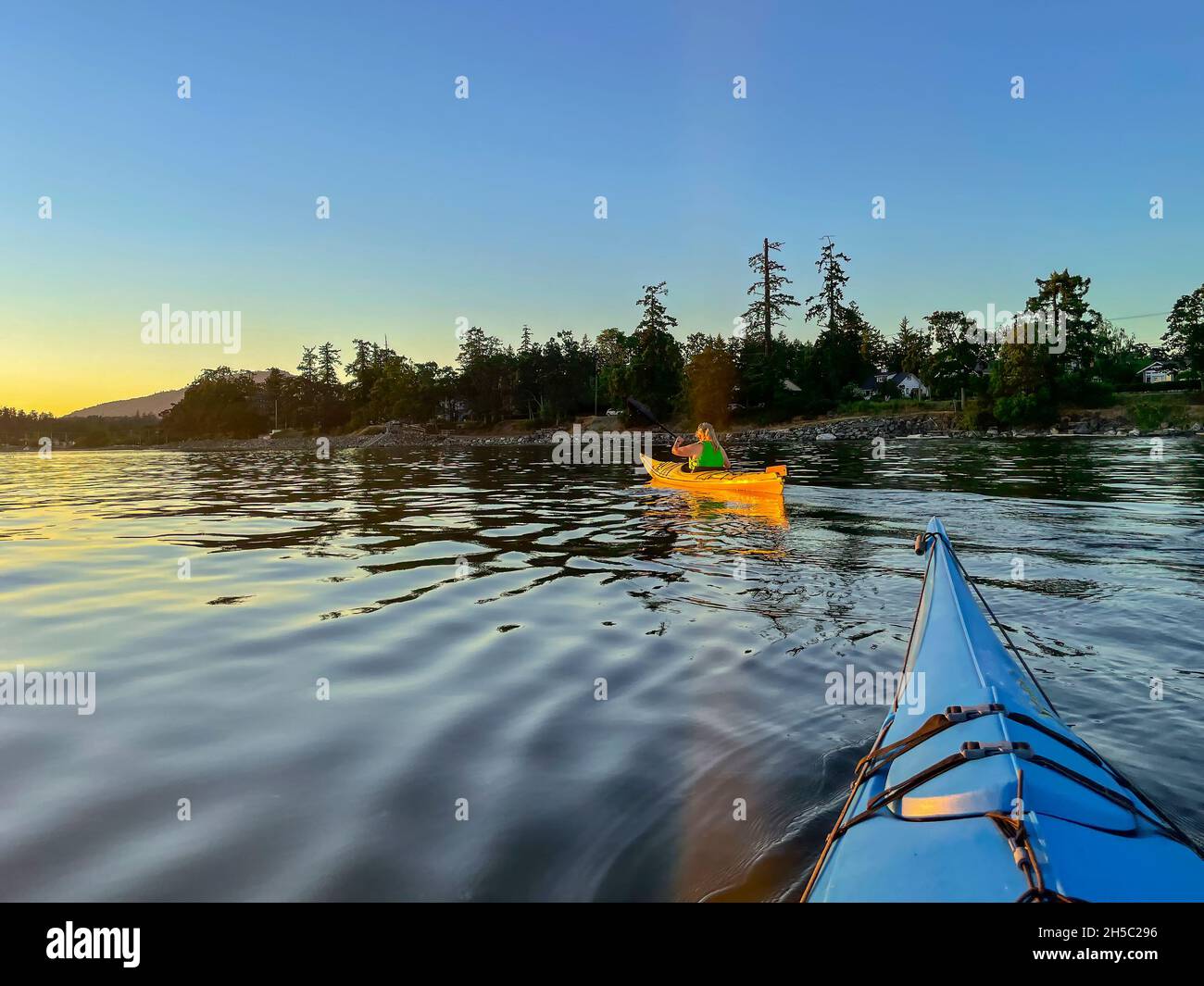 Vancouver island woman kayak hi-res stock photography and images - Alamy