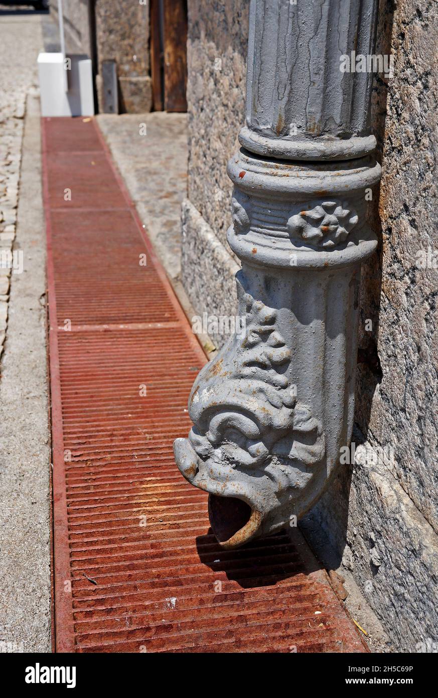 Downspout High Resolution Stock Photography and Images - Alamy