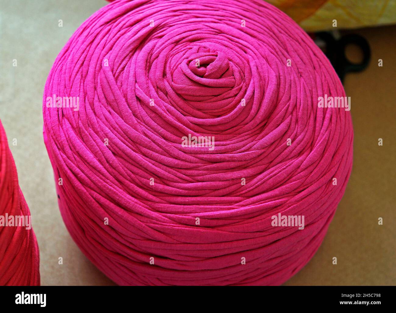 Soft pink woolen yarn hi-res stock photography and images - Alamy