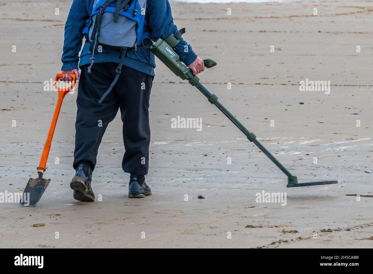 Detecting artefacts hi-res stock photography and images - Alamy