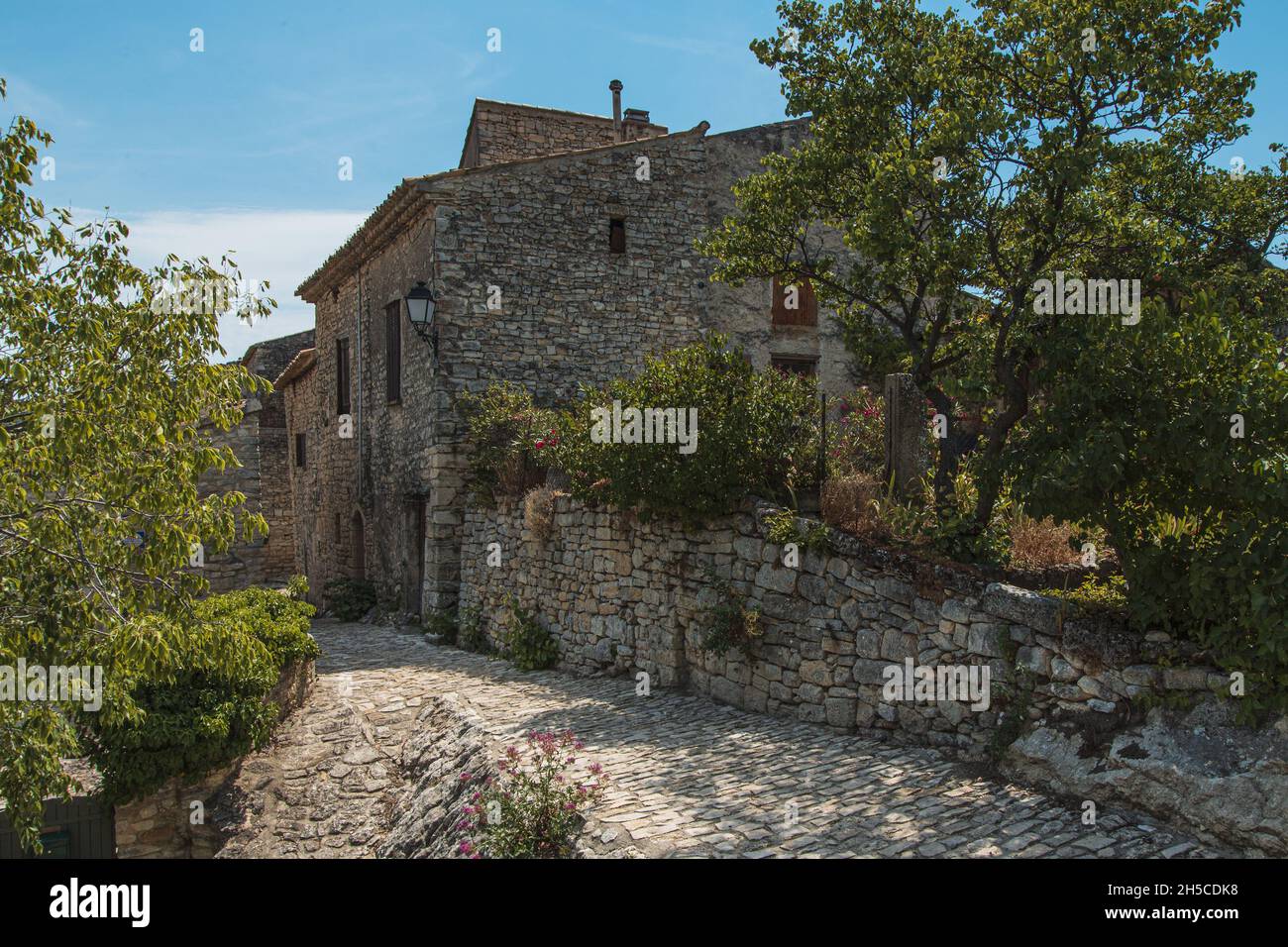 Village of le crestet hi-res stock photography and images - Alamy