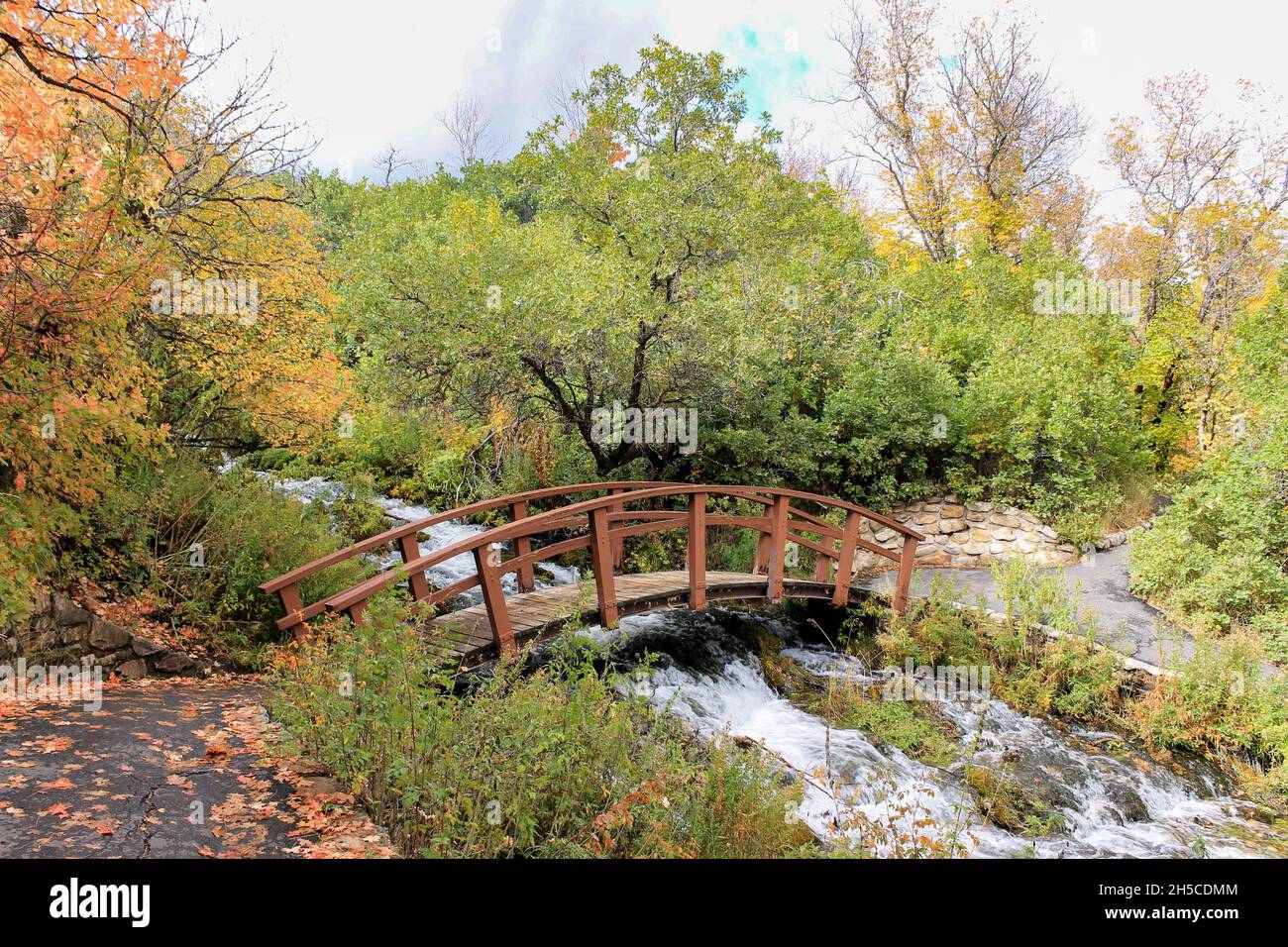 Cozy rustic bridge over the creek in Alpine Loop in autumn, Alpine Loop ...