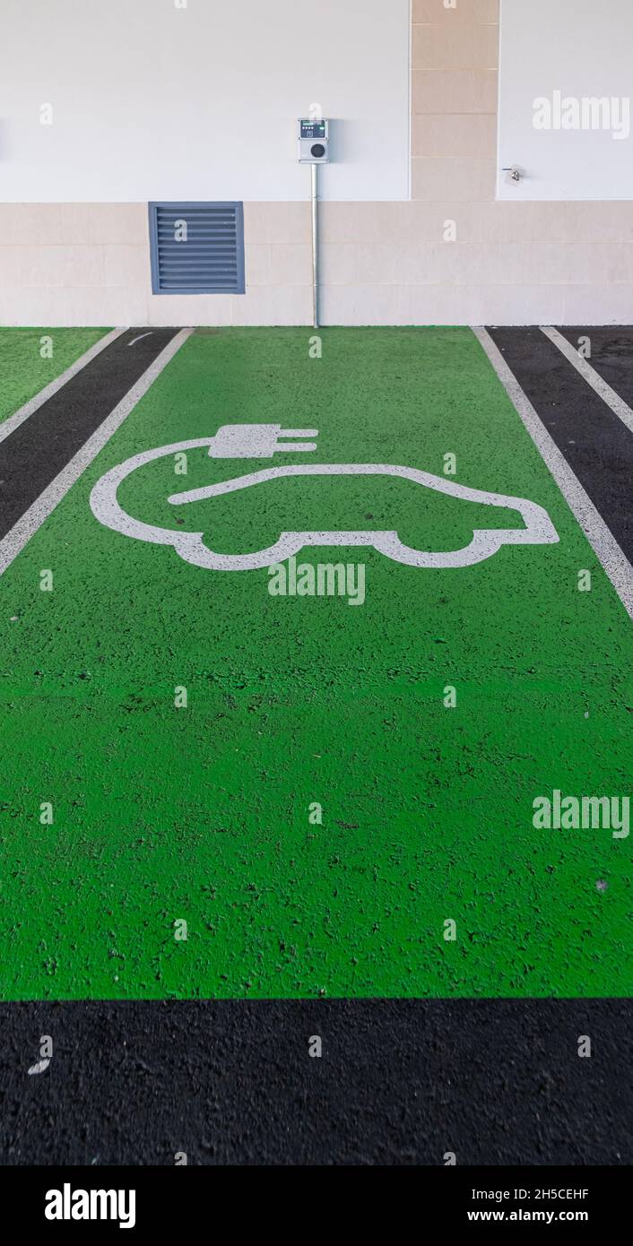 Charging point for electric cars Stock Photo - Alamy