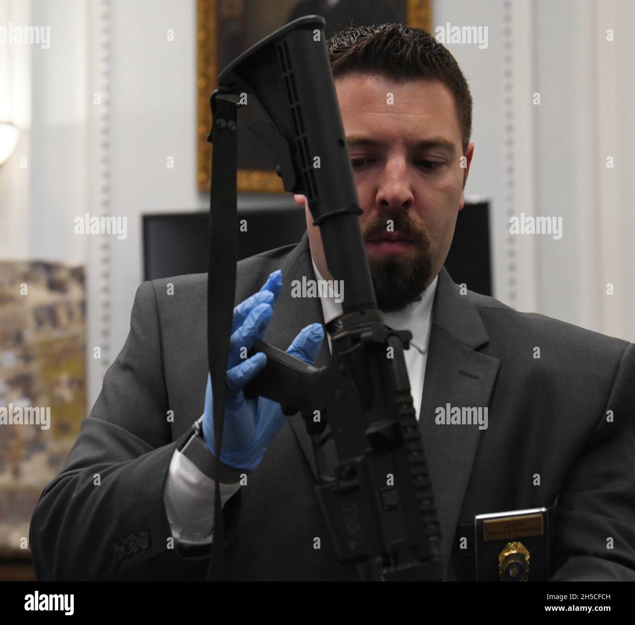 State crime lab hi-res stock photography and images - Alamy