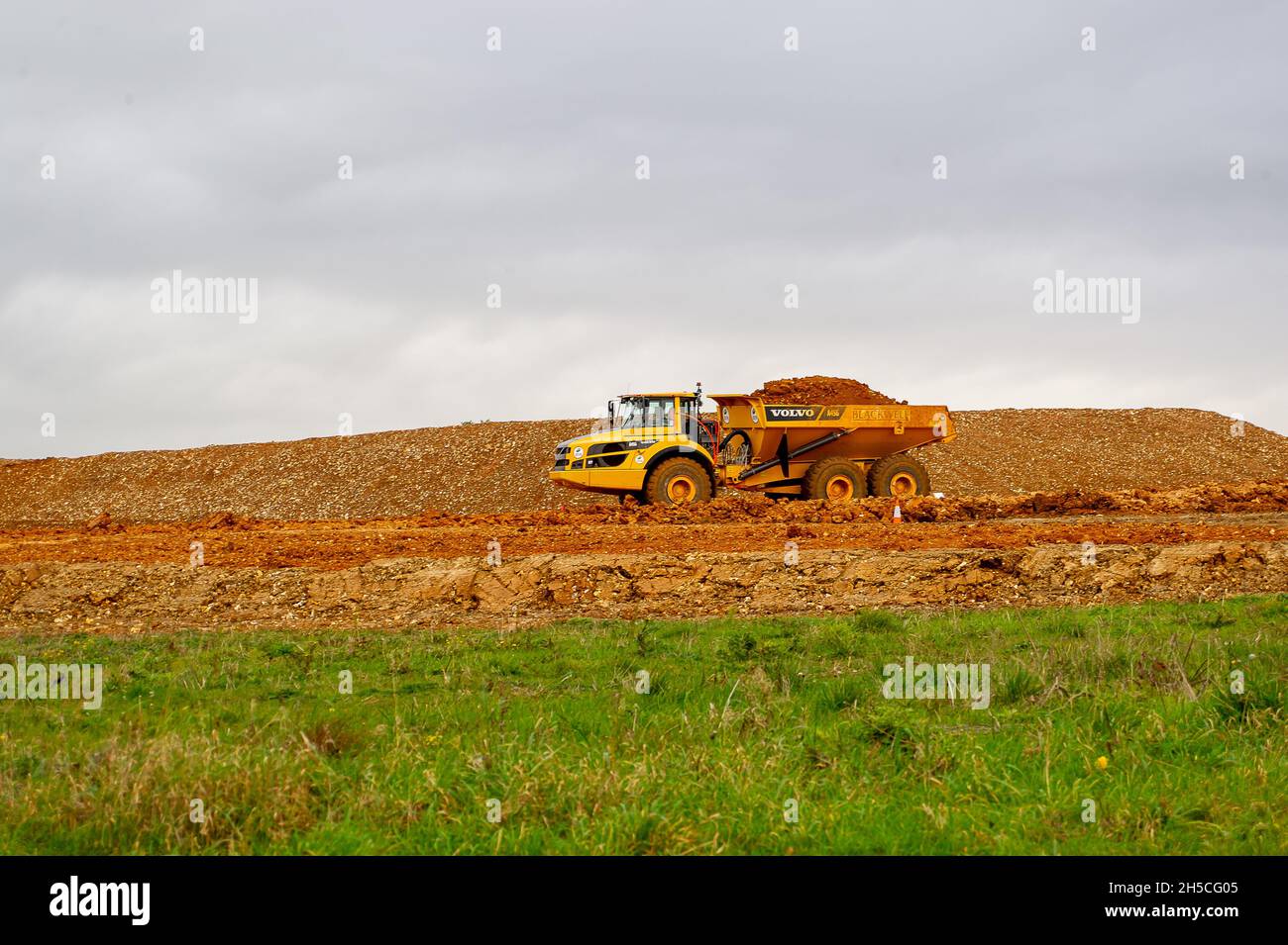 40 ton articulated dump trucks hi-res stock photography and images - Alamy