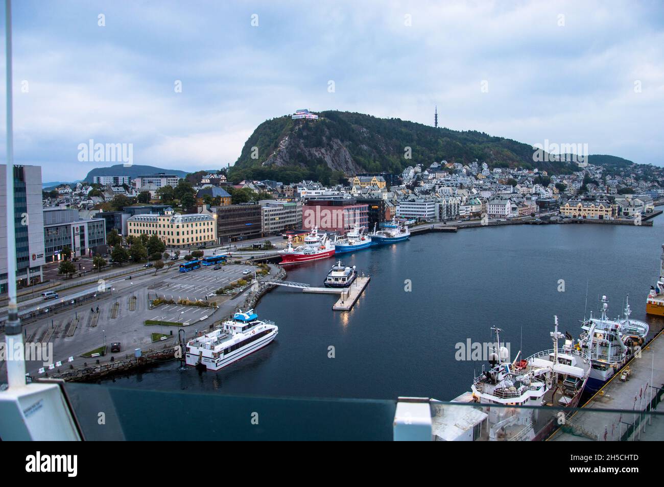 Noruega alesund hi-res stock photography and images - Alamy