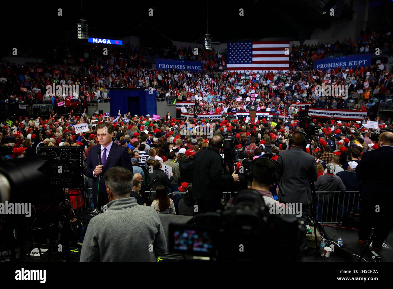 Braun stand hi-res stock photography and images - Alamy