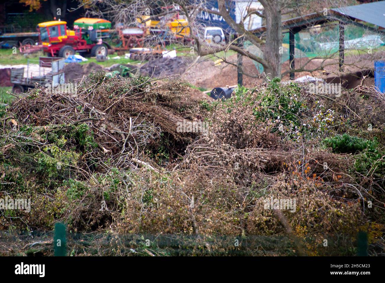 Aylesbury Vale, UK. 8th November, 2021. Hedgerows ripped out by HS2 ...