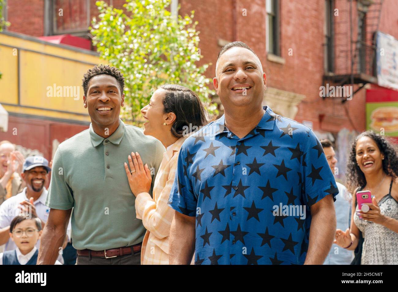 CLIFFORD THE BIG RED DOG, from left: Izaac Wang, Keith Ewell, Bear ...