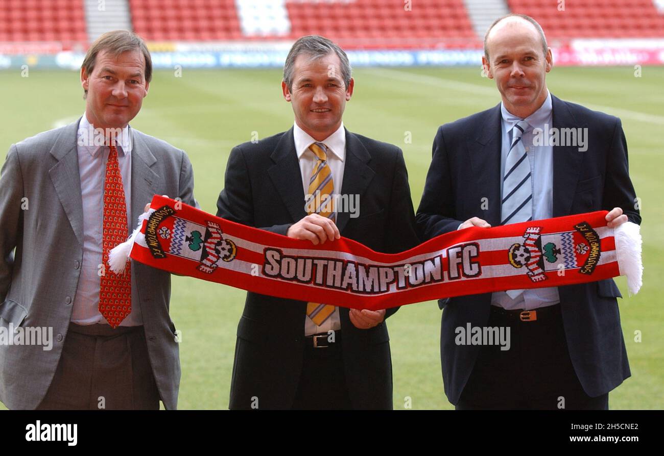 CHAIRMAN RUPERT LOWE WITH SOUTHAMPTON'S NEW MANAGEMENT TEAM GEORGE ...