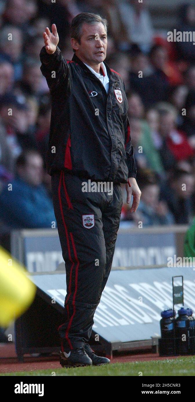 SOUTHAMPTON V IPSWICH SOUTHAMPTON MANAGER GEORGE BURLEY PIC MIKE WALKER ...