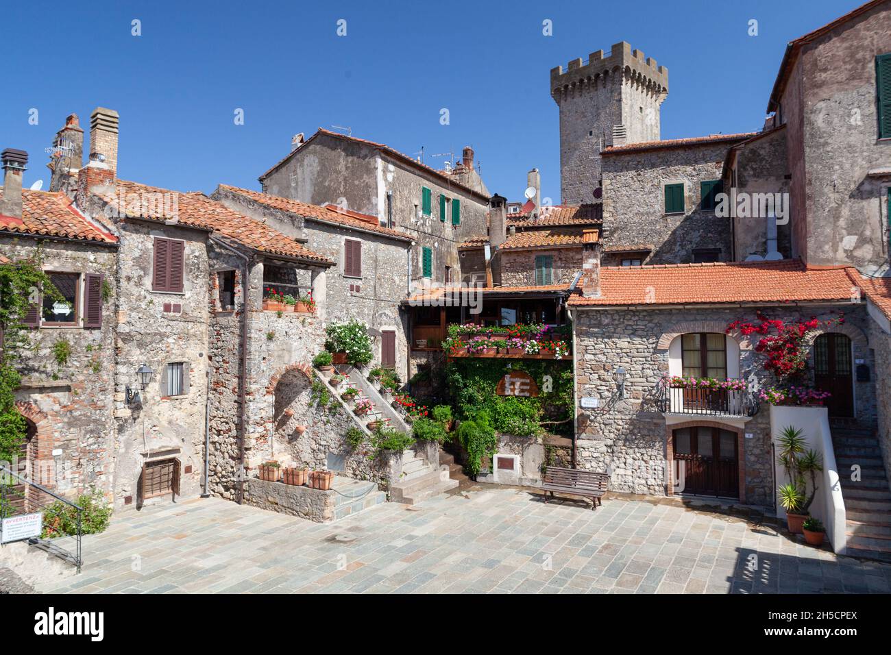 Medieval city square hi-res stock photography and images - Alamy