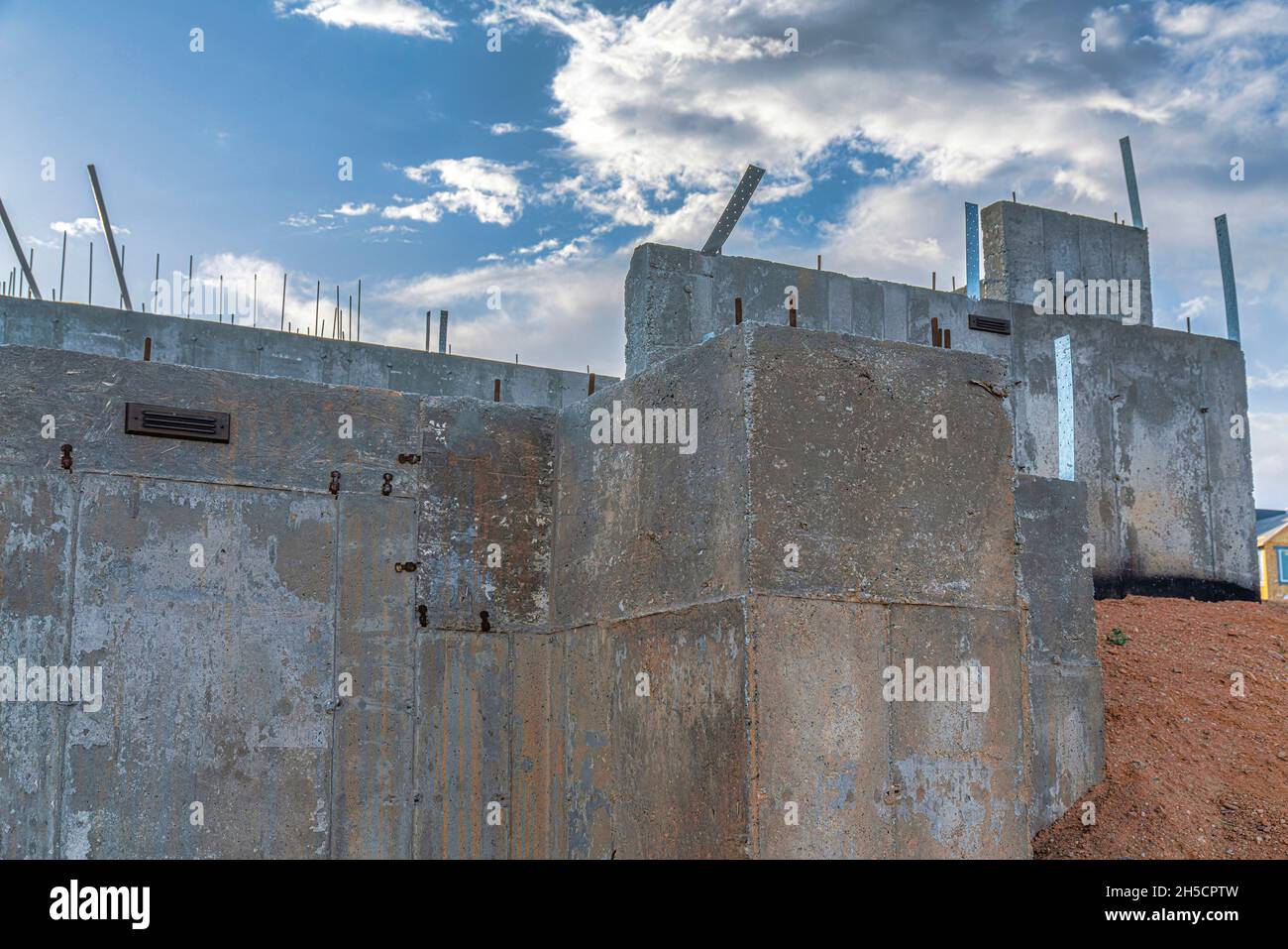 Underground support of a house with concrete walls Stock Photo - Alamy