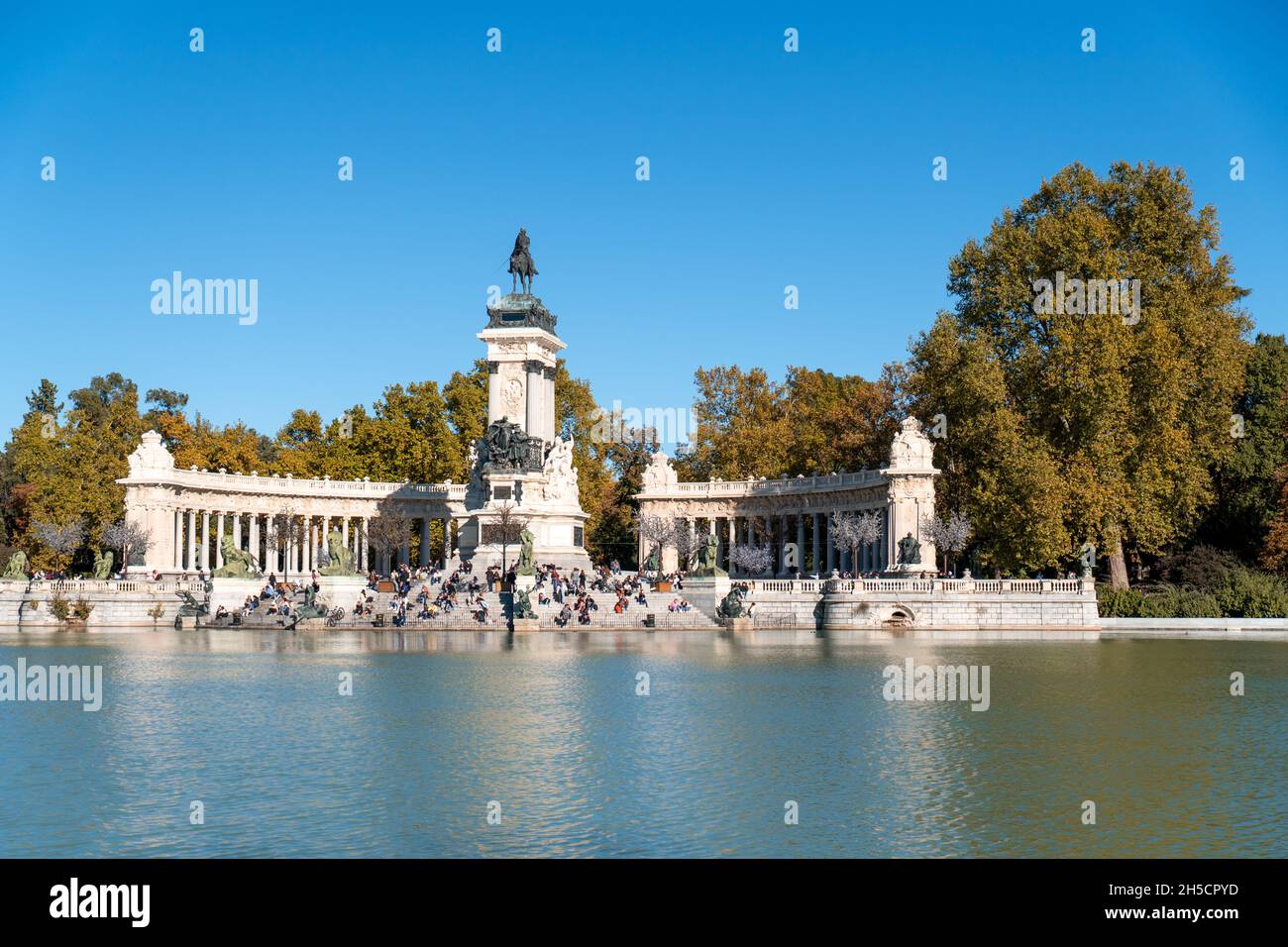 Madrid retiro play hi-res stock photography and images - Alamy