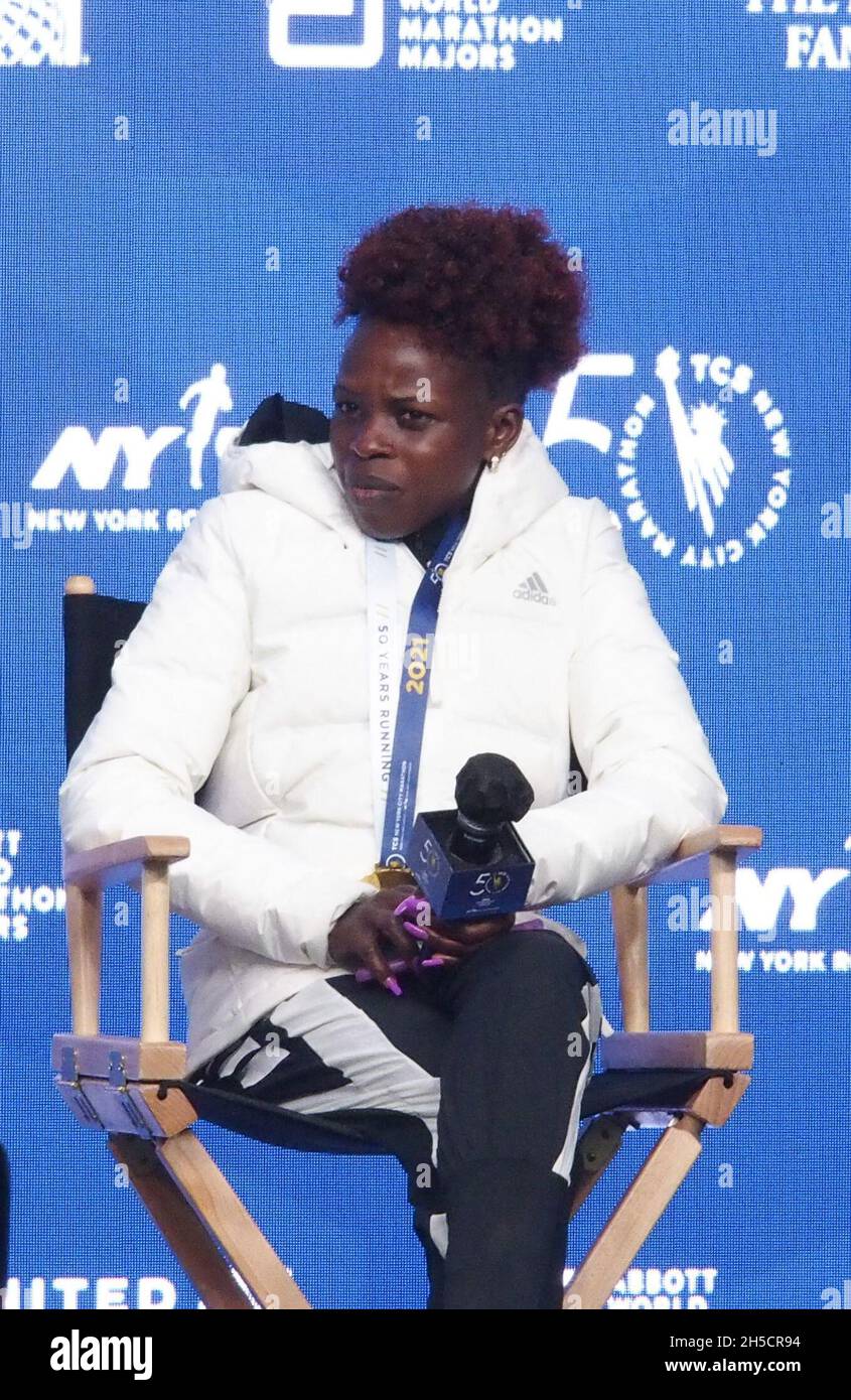 New York, New York, USA. 7th Nov, 2021. 1st place Peres Jepchirchir (KE ...