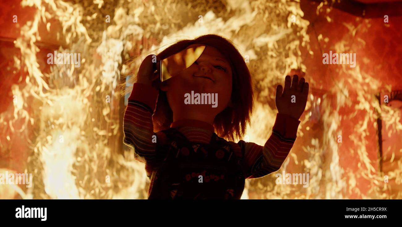 CHUCKY, front: Chucky (voice: Brad Dourif), I Like To Be Hugged ...