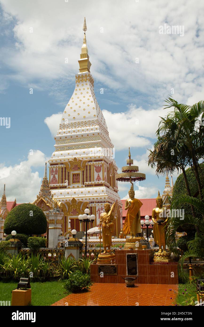 Phra That Renu looks like a square chedi. which is modeled from Phra ...