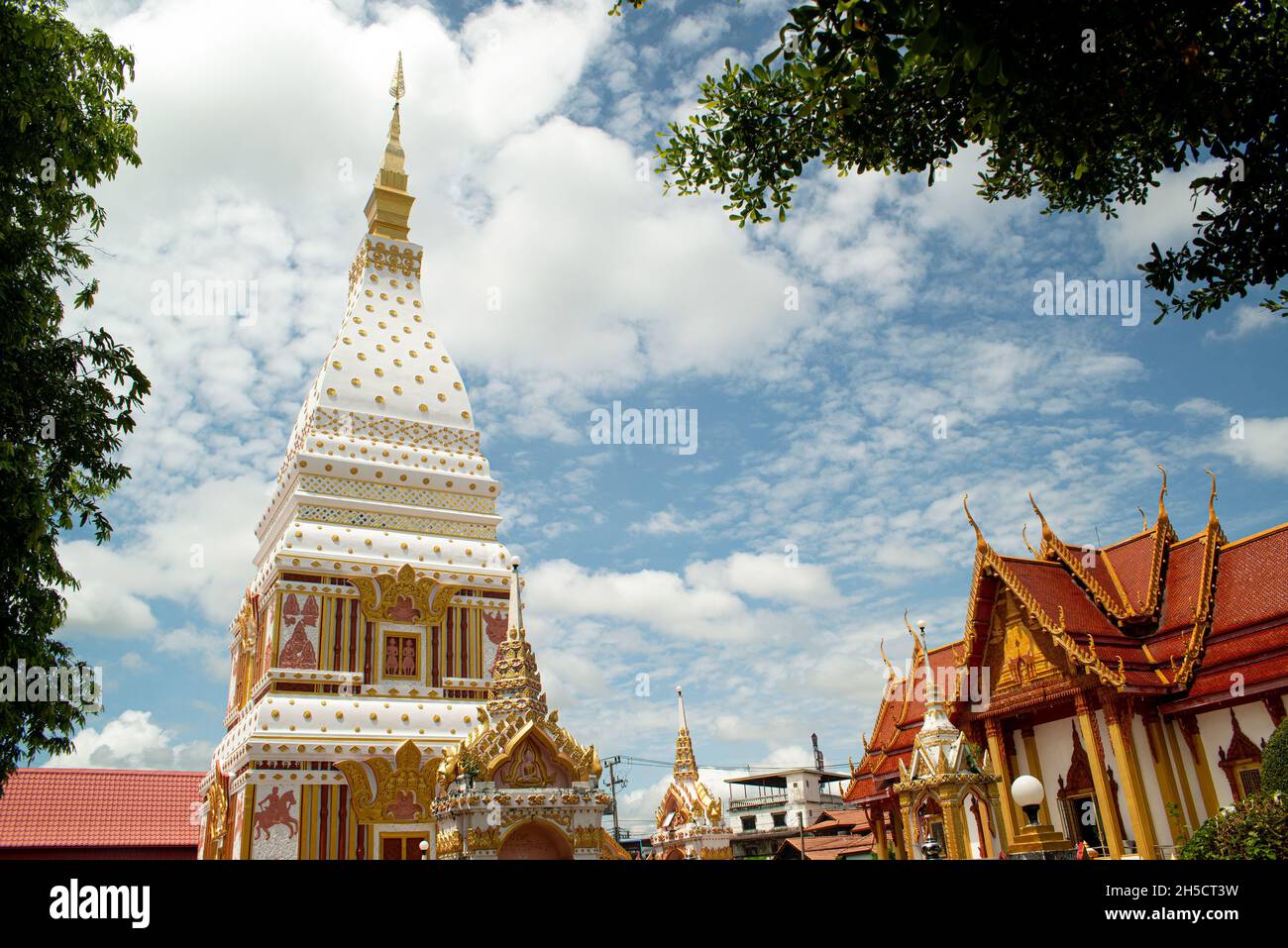 Phra That Renu looks like a square chedi. which is modeled from Phra ...