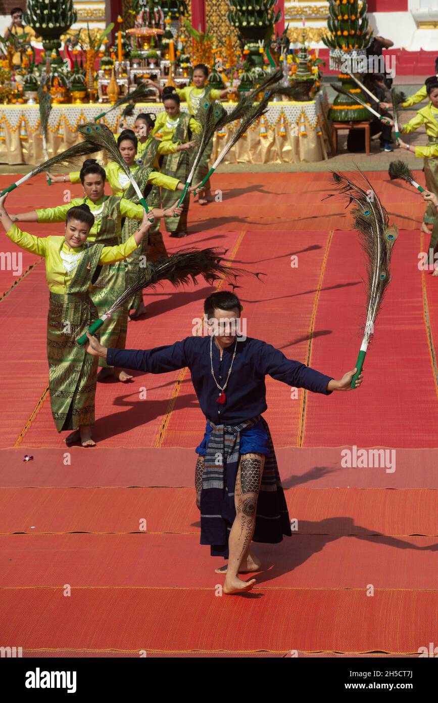 Asian dance honor hi-res stock photography and images - Alamy