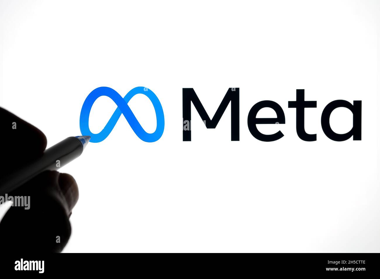 Facebook logo mark zuckerberg hi-res stock photography and images - Alamy