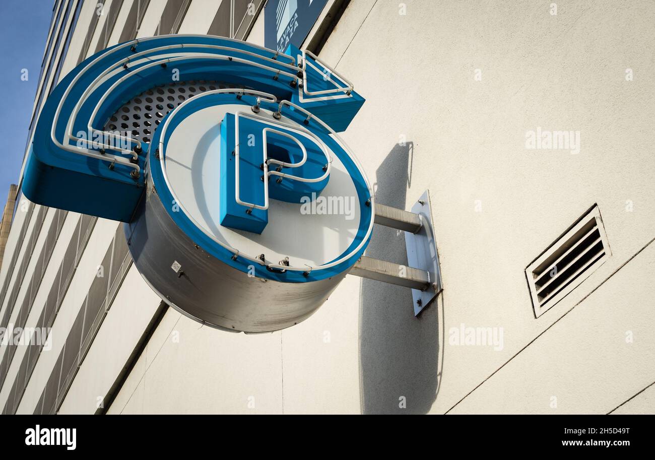 Austin garage hi-res stock photography and images - Alamy