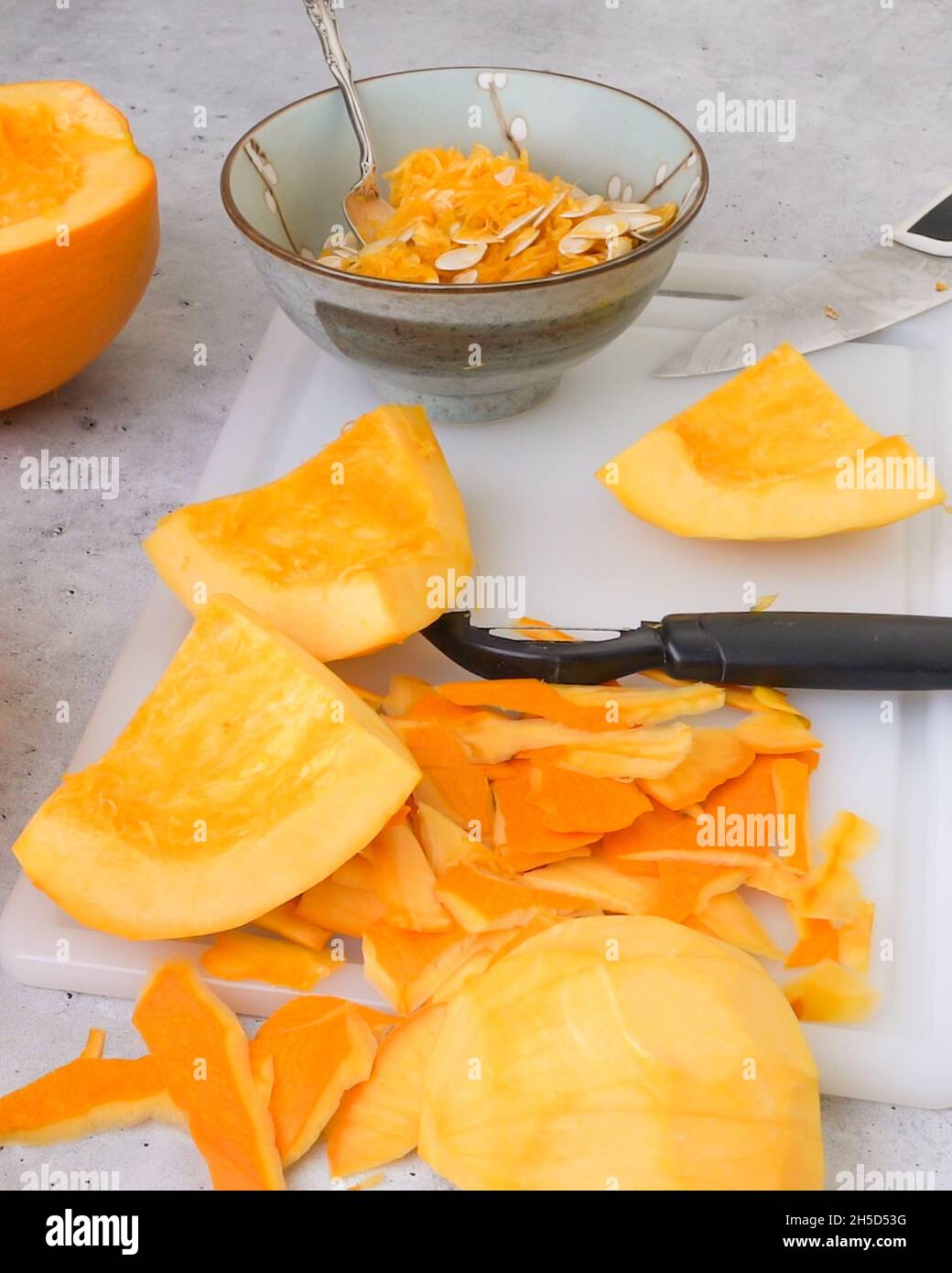 Peeled butternut squash hi-res stock photography and images - Alamy